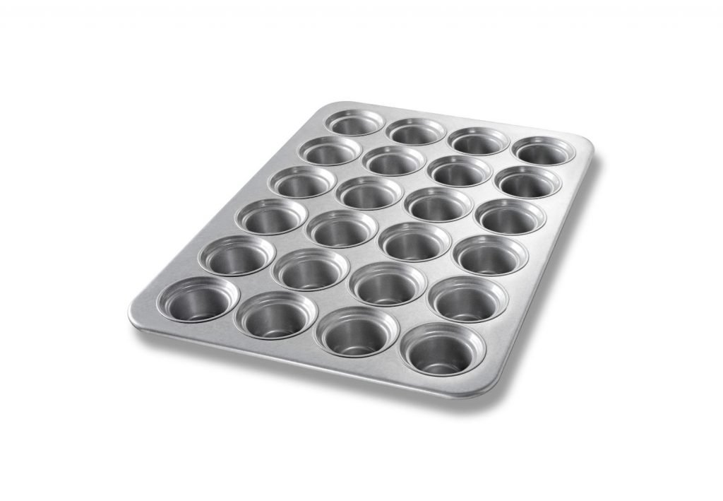 Large Crown Muffin Pan - Chicago Metallic - A Bundy Baking Solution