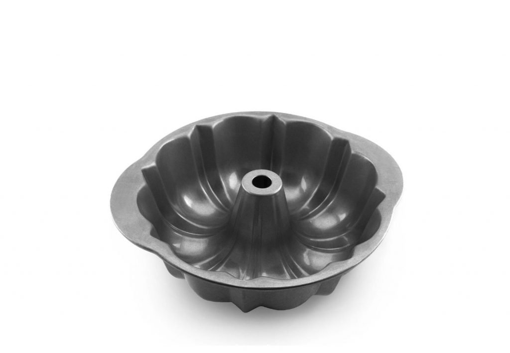 10" Fluted Tube Cake Pan - Chicago Metallic - A Bundy Baking Solution